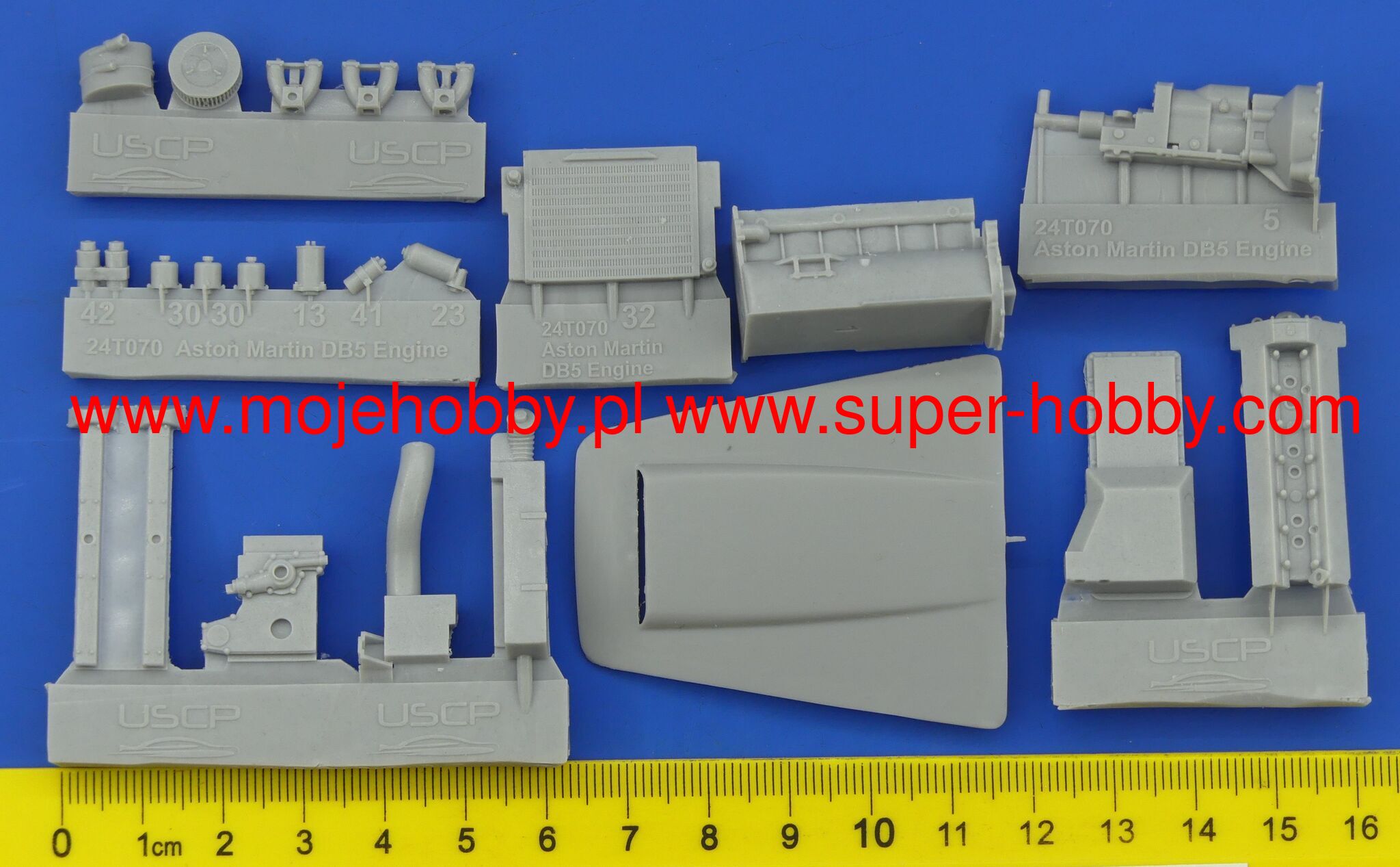 Aston Martin DB5 Engine Bay Set - Super Detail Set (For Revell 05653 ...