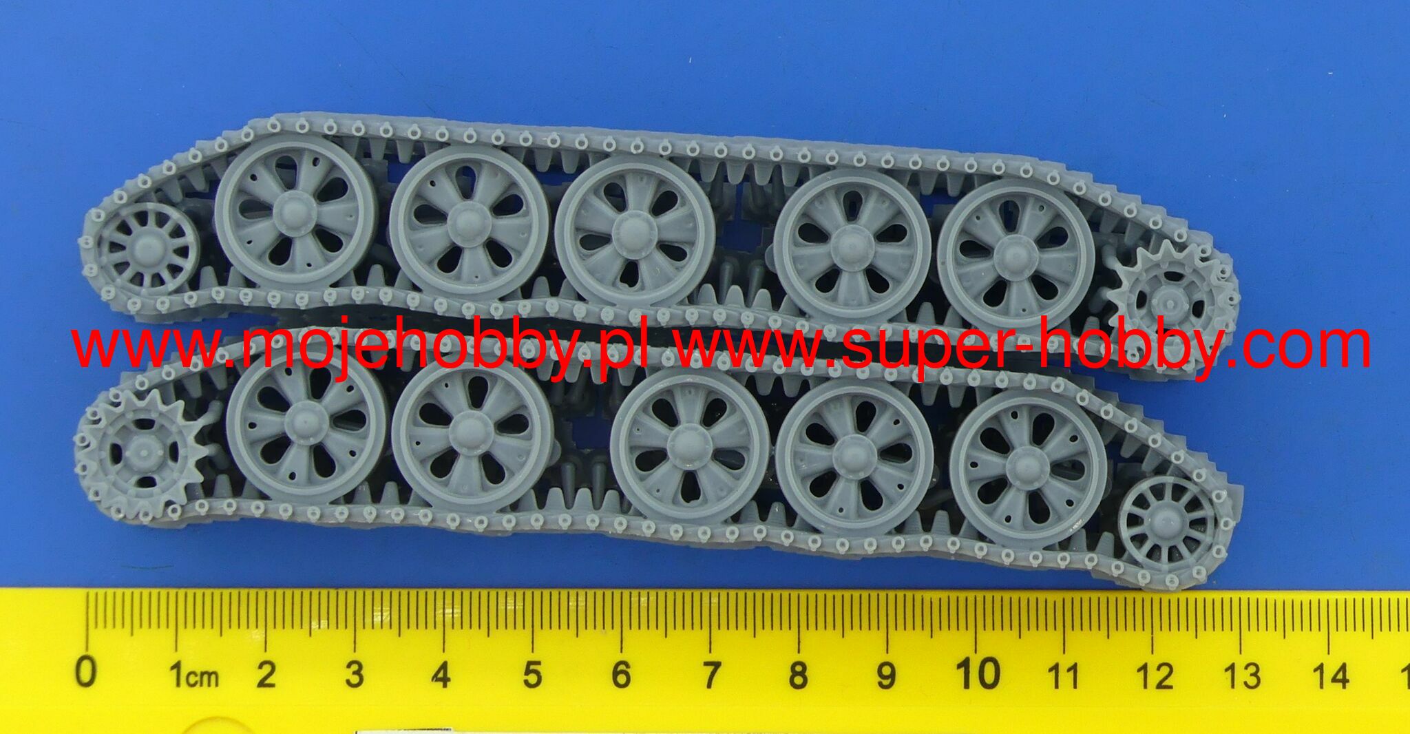 BMR-1 Early RED TANK MINIATURE -48142