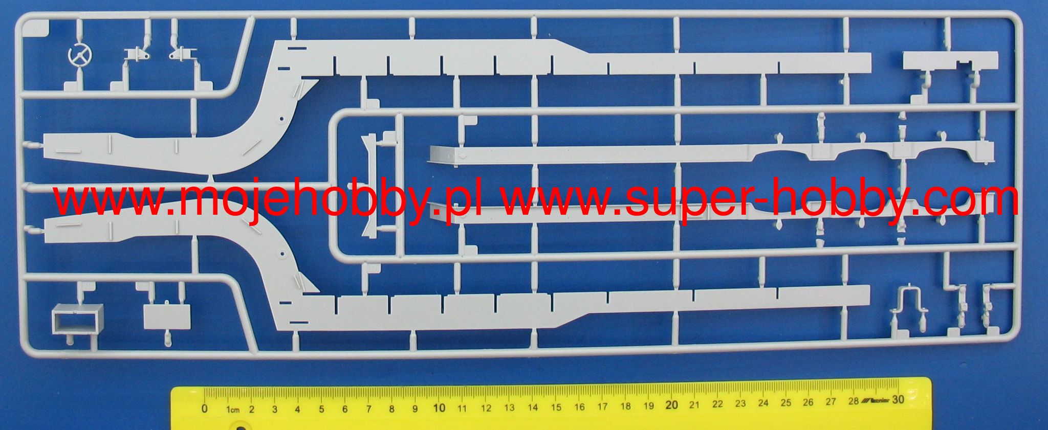 MAZ-537G Late Production type with ChMZAP-9990 semi-trailer Trumpeter 01065