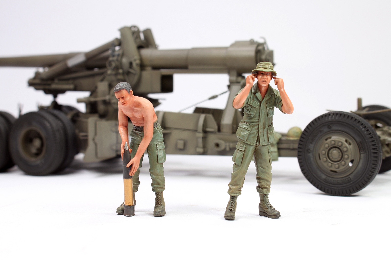 US 105mm M101A1 Howitzer Crew - Vietnam War (2 Figures) Hobby Fan -HF761