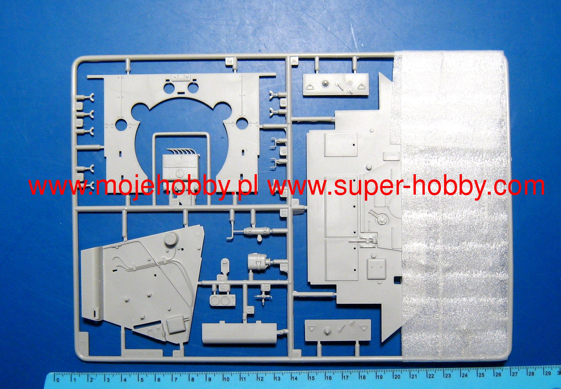 Soviet medium tank T-34/76 Mod. 1942 Trumpeter 00905