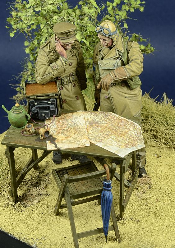 WWII BEF Officer & Dispatch Rider w BEF HQ Acc. D-DAY miniature studio ...