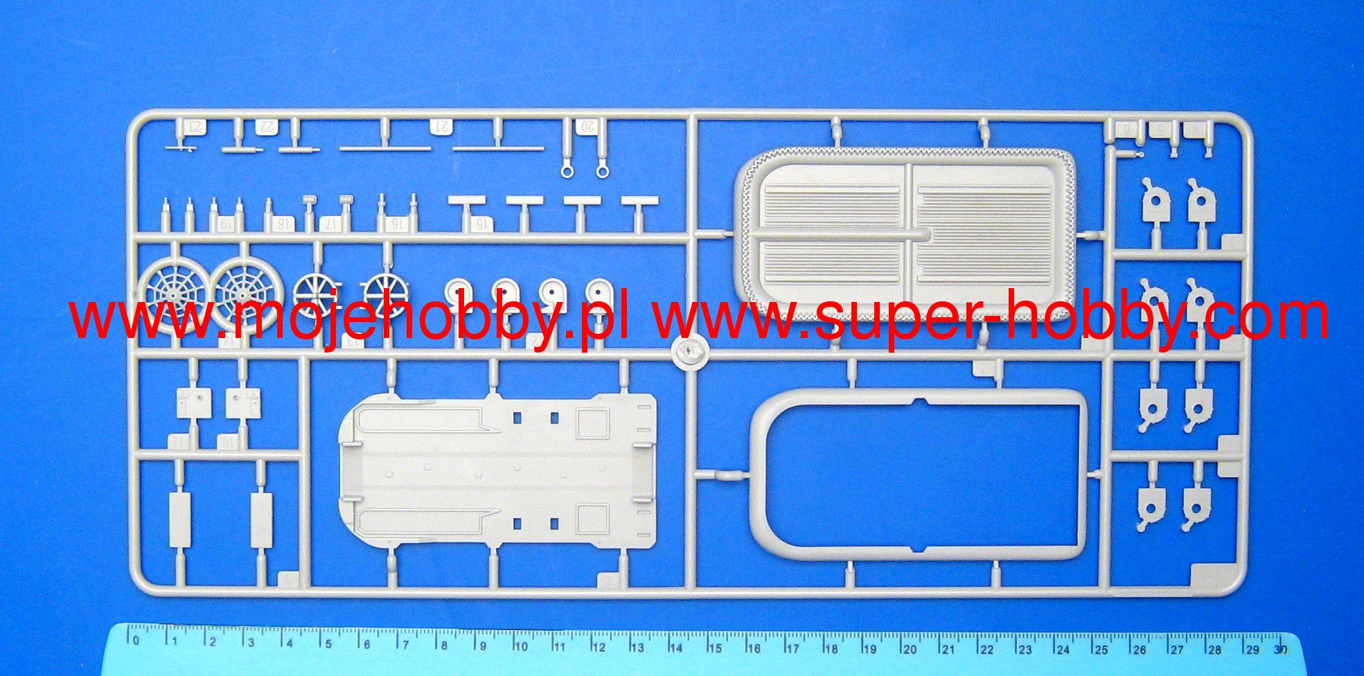 PLA Navy Type 071 Amphibious Transport Dock Trumpeter 04551