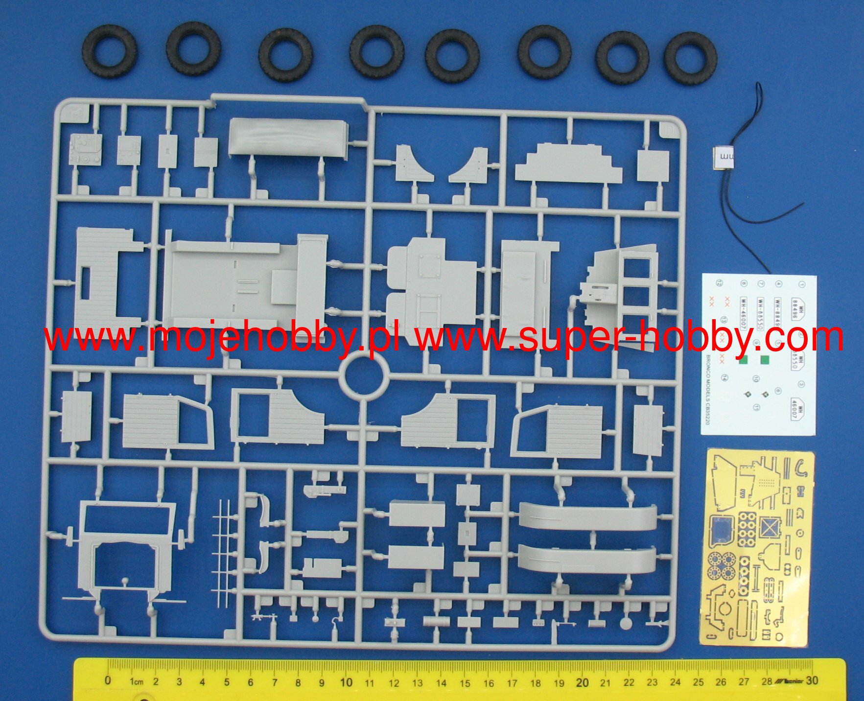 German Krupp Protze Kfz. 19 Radio Command Car Bronco CB35220