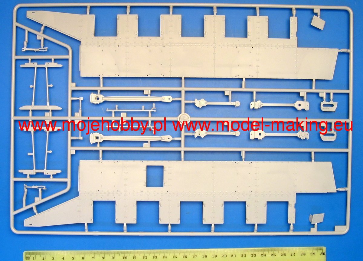 German Panzerlok BR57 Armoured Locomotive Trumpeter 00219