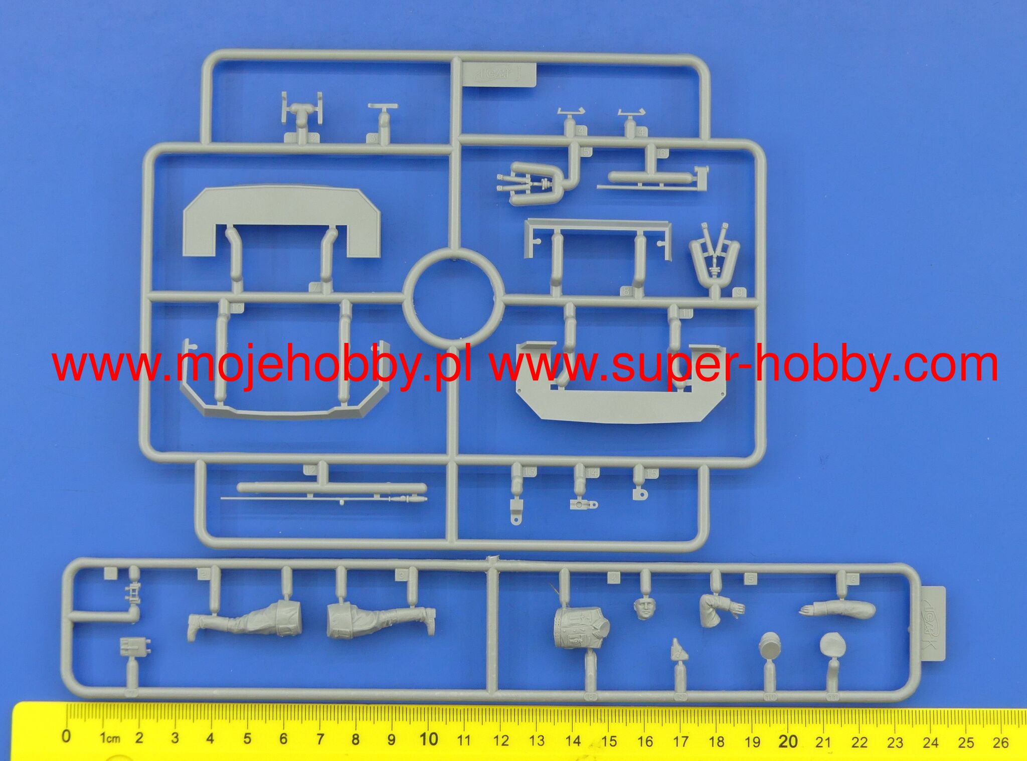 Sd.Kfz.251/18 Ausf.A Beobachtungspanzerwagen ICM 35105