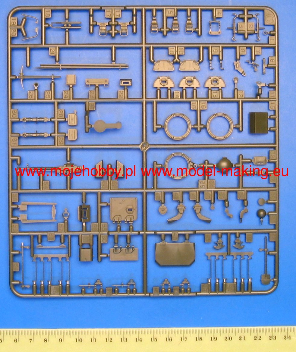 Russian Heavy SP Gun JSU-152 Tamiya 35303