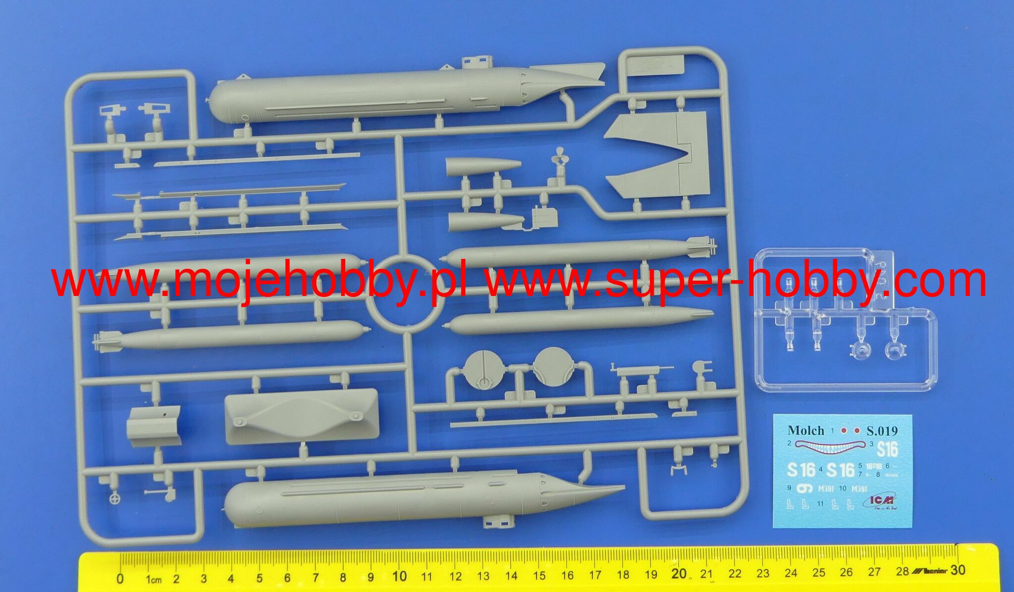 U-Boat Type 'Molch' - WWII German Midget Submarine ICM S019