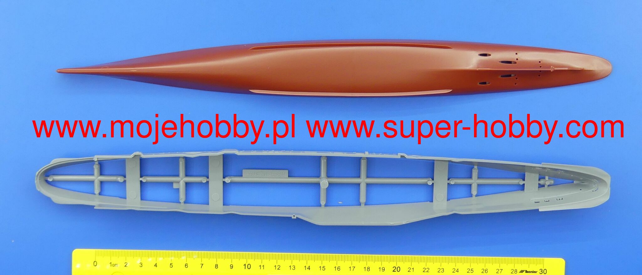 KG-44 Japanese Navy Aircraft Carrier Taiho Full Hull Fujimi 451695