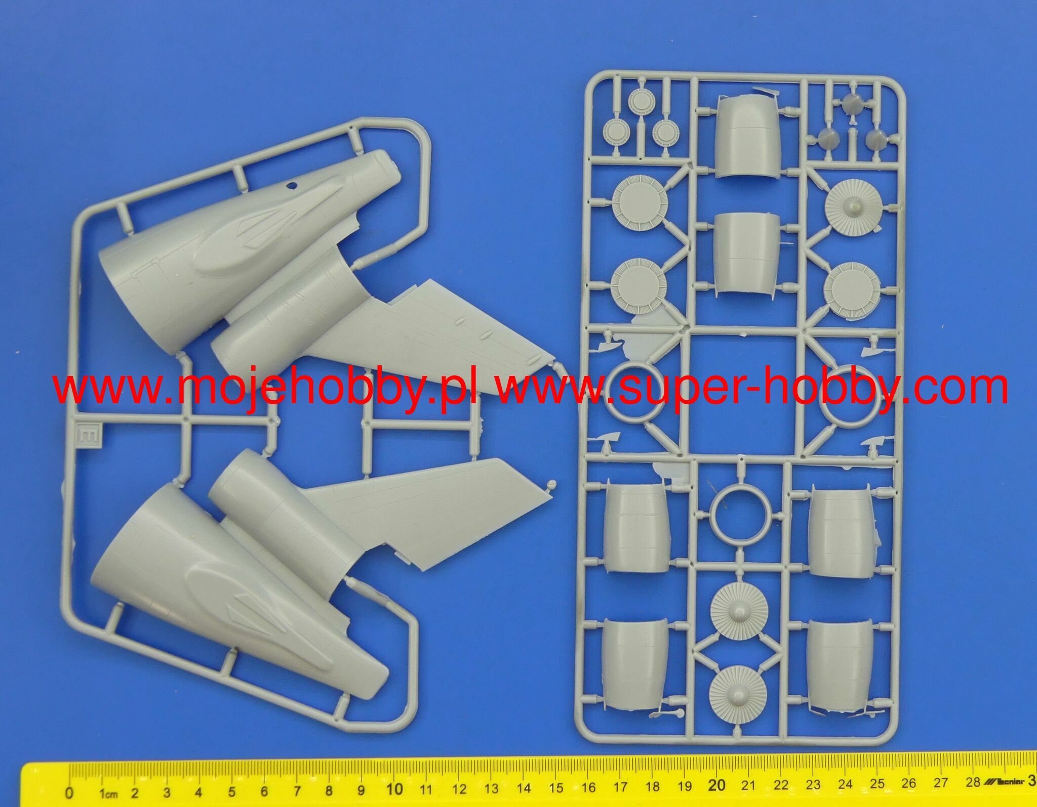 McDonnell Douglas MD-11F Mikromir 144-023