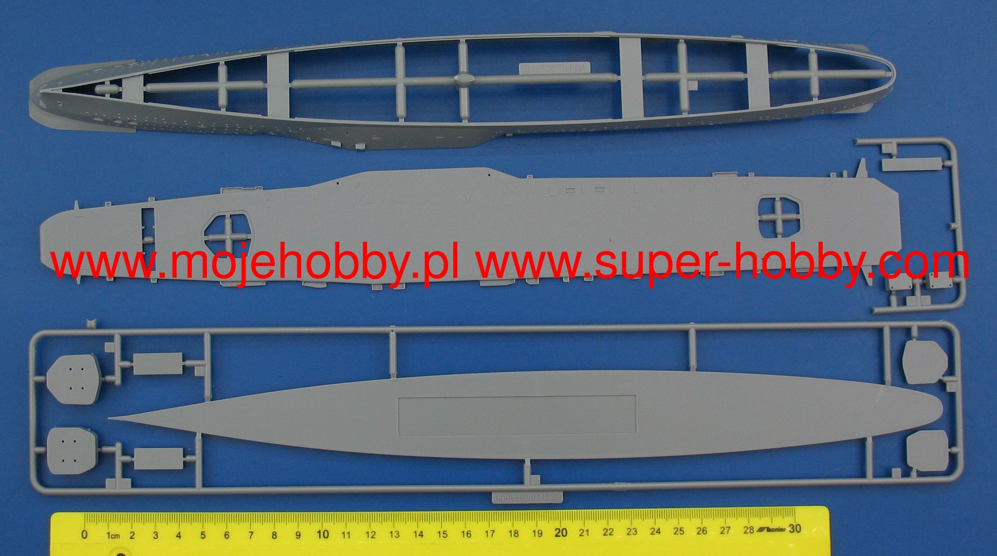 IJN Aircraft Carrier Taiho Full Hull Model Fujimi 431055