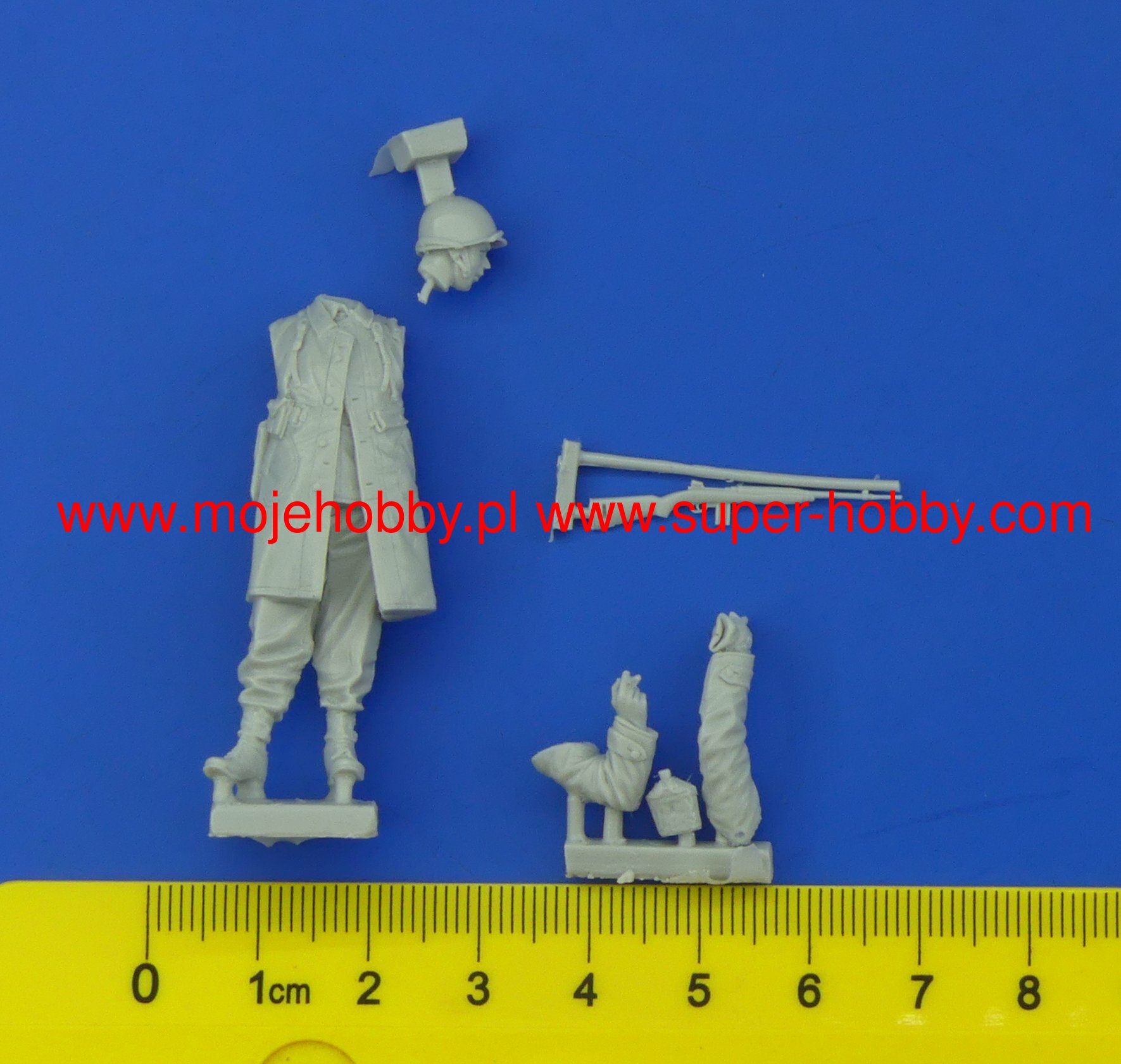 US Paratrooper NCO in raincoat 1944-45 D-DAY miniature studio -35217