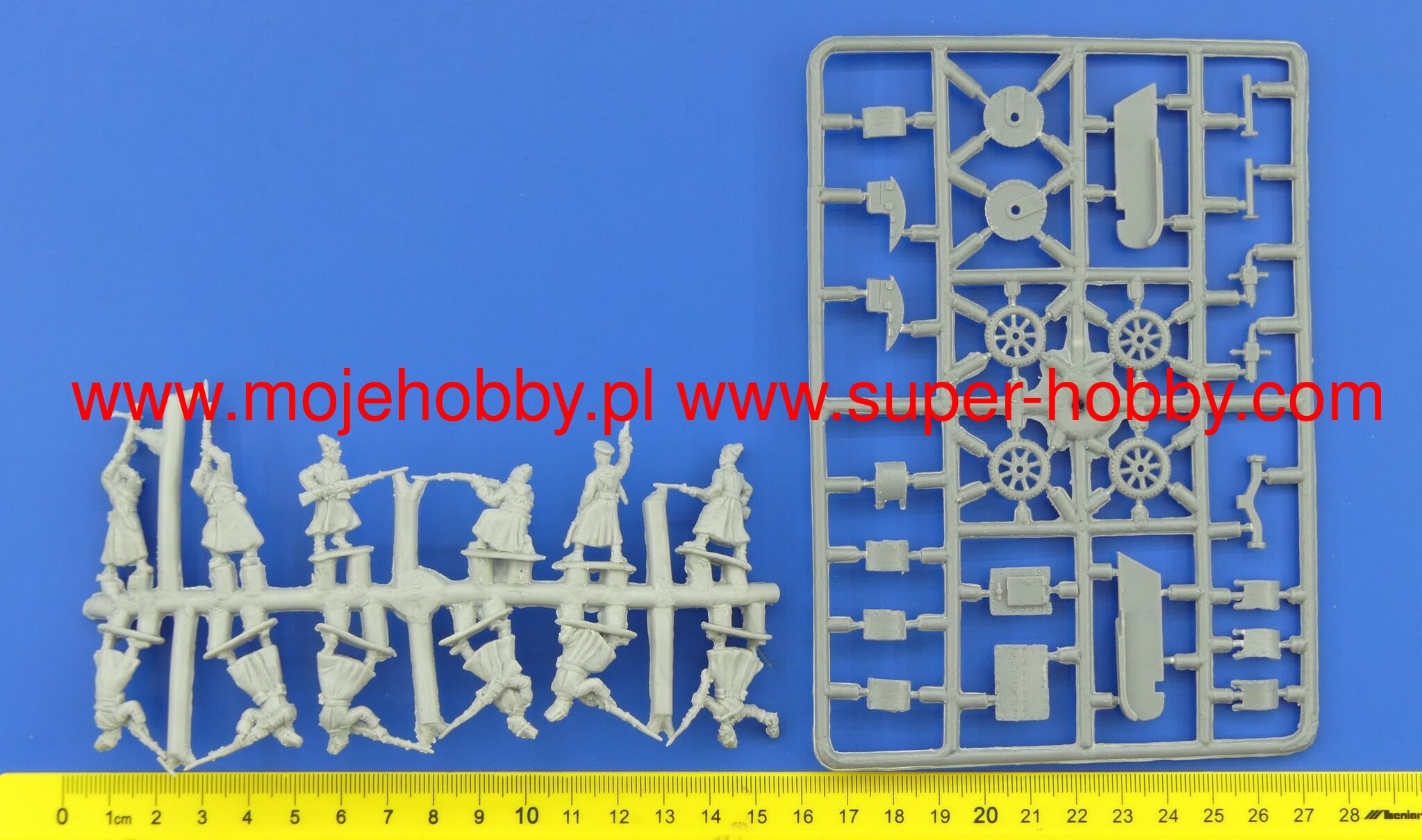 Russian WWI Armoured Car Austin-Putilov with Crew Strelets-R A011