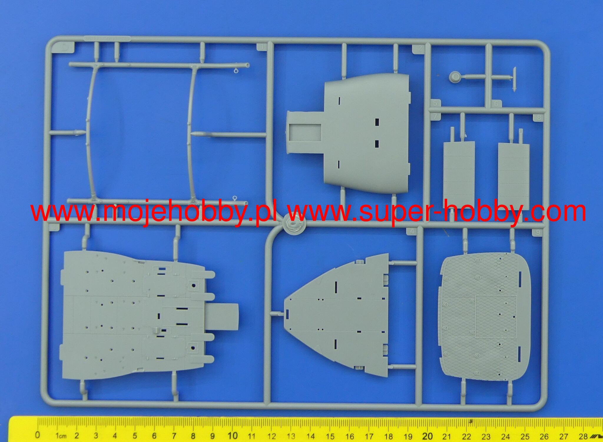 Bell UH-1 B Huey Trumpeter 05111