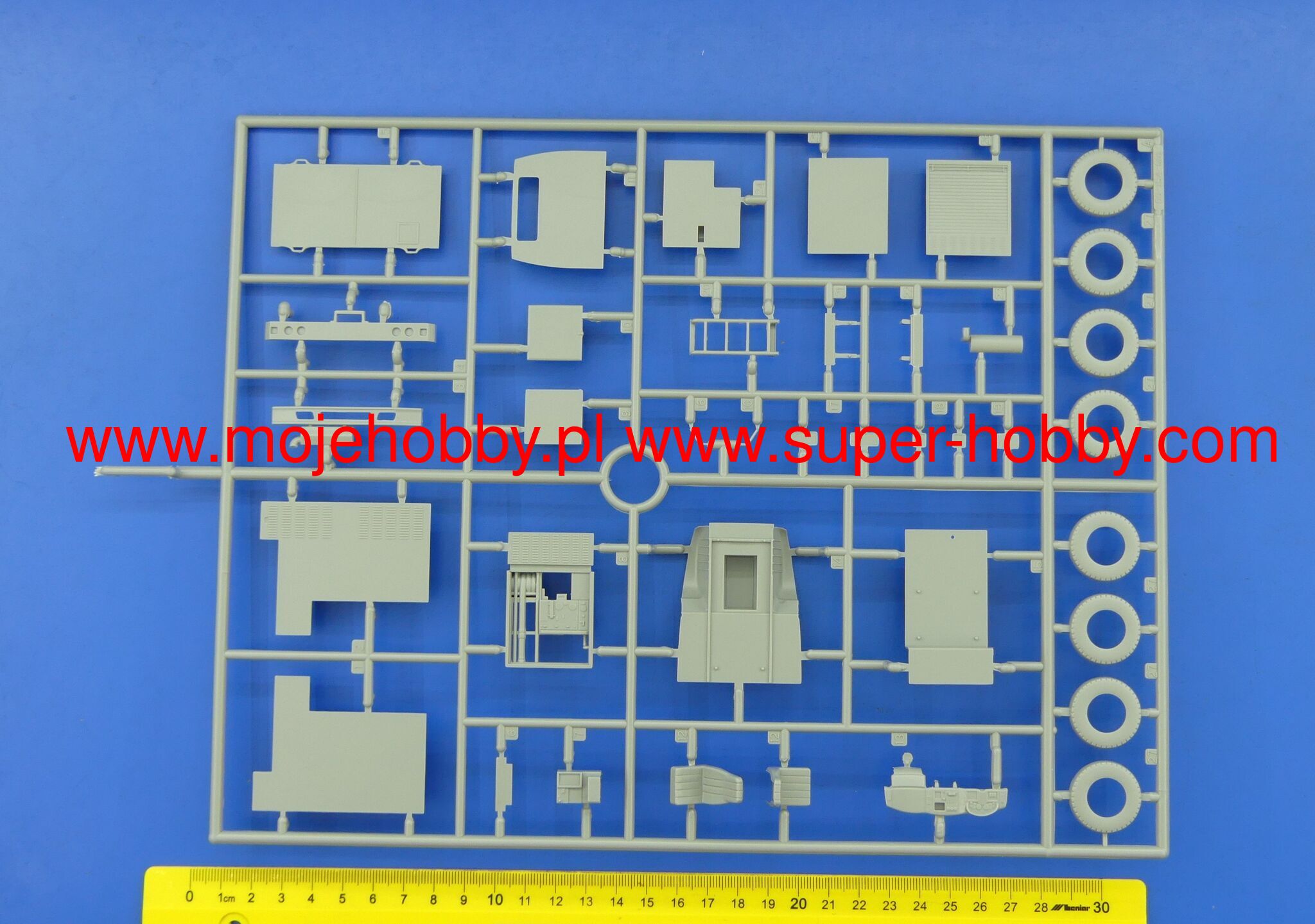 R-11 USAF/NATO Fuel Truck Kinetic 48116